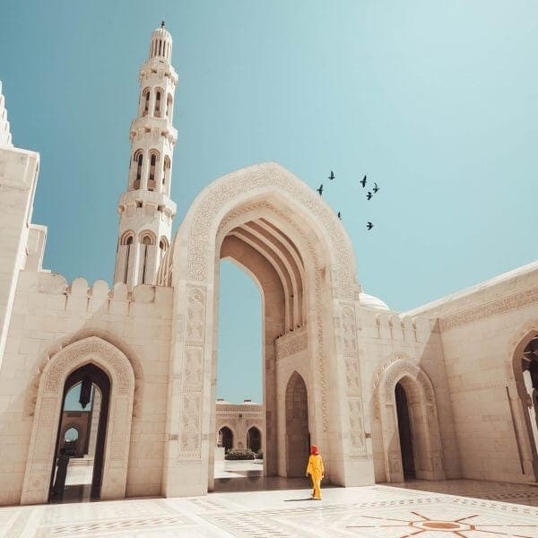 Oman Travel Guide 2025 · Itineraries, Top Places, Desert Camps