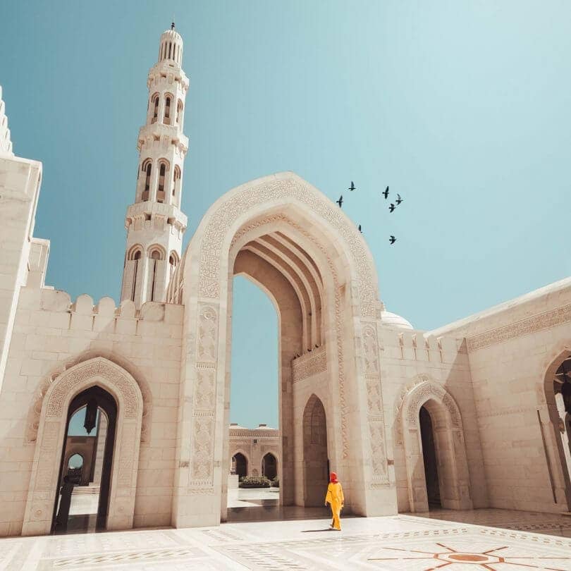 Oman Travel Guide 2025 · Itineraries, Top Places, Desert Camps