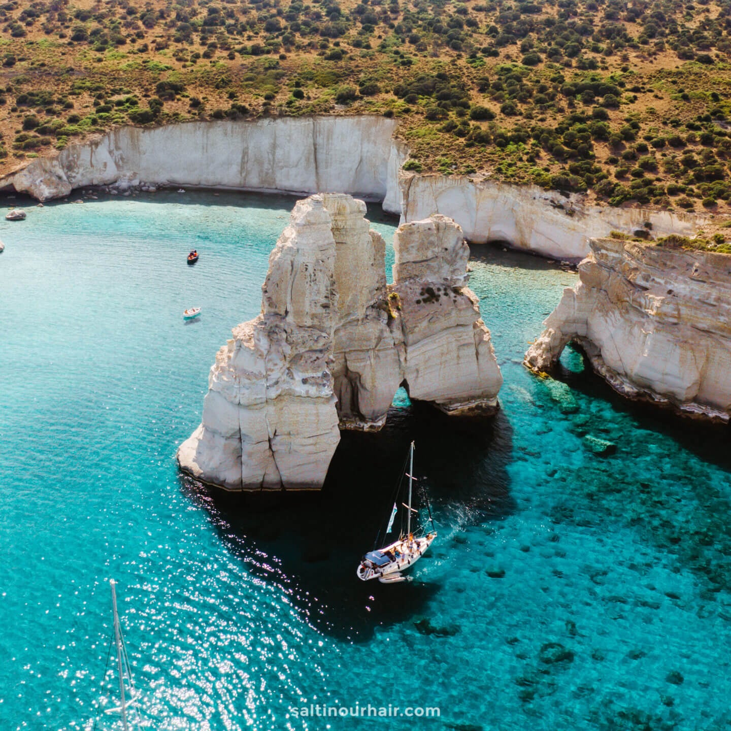 Milos, Greece: 12 Best Things To Do (2026 Travel Guide)