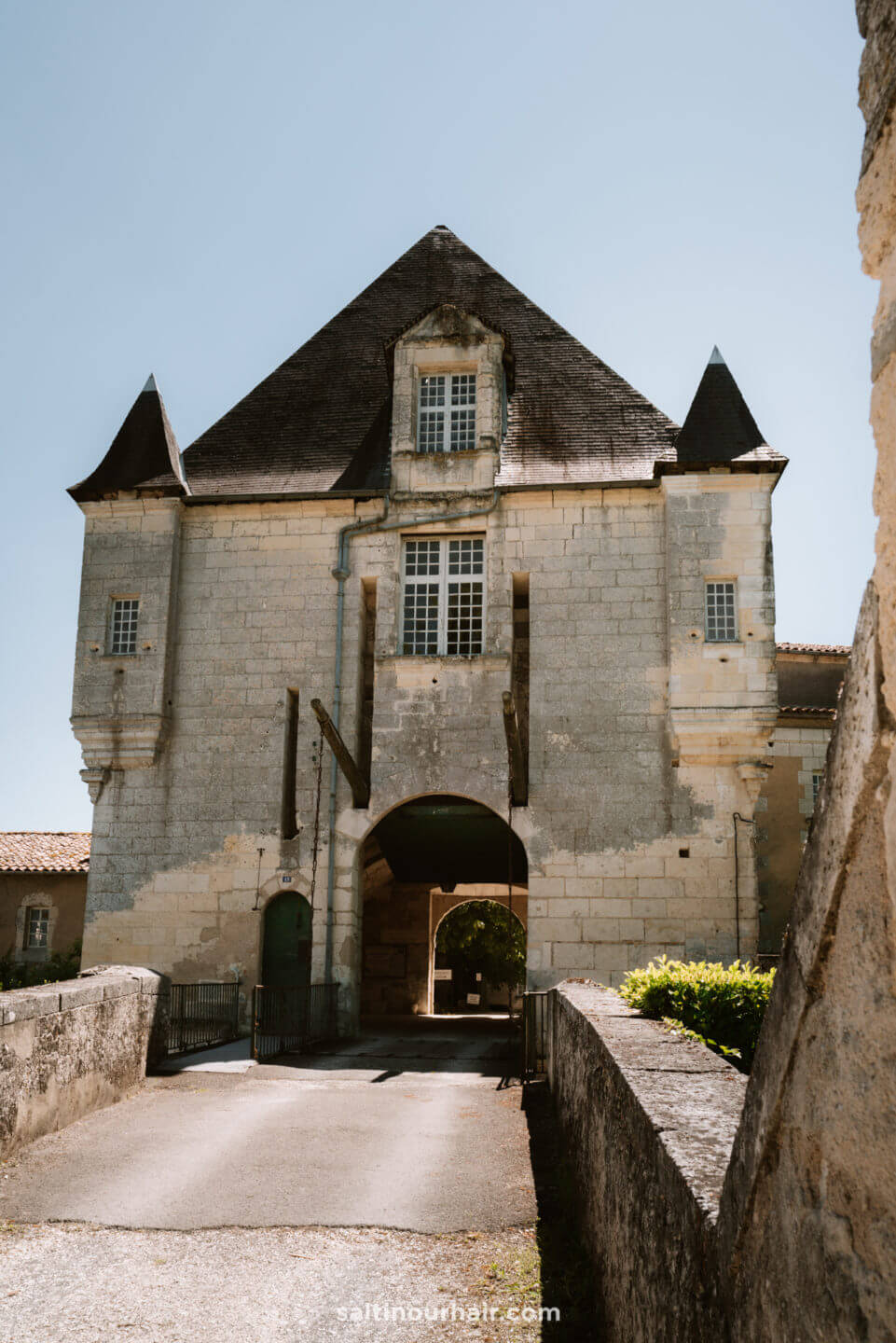 Visit Aubeterre-sur-Dronne: A Stunning Village in France