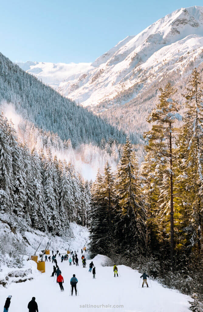 Bansko Ski Resort: Skiing in Bulgaria’s Winter Getaway ⛷️🏂️